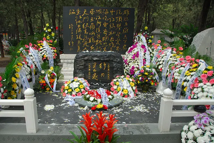 What is Qingming Festival and how is it observed Tomb Sweeping Day